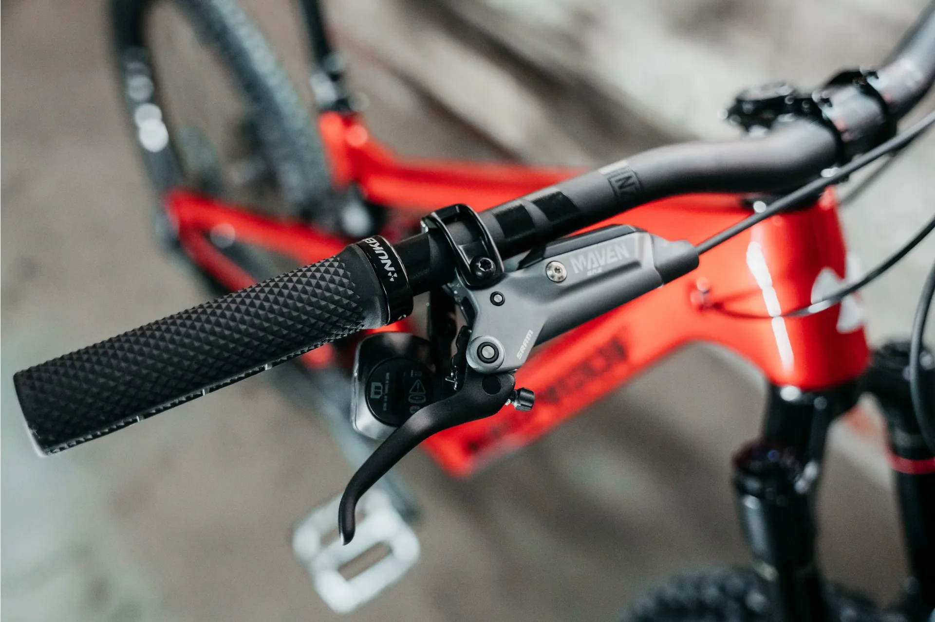 Nukeproof Reactor 290 Carbon Pro Model - 2026 in Gloss Red